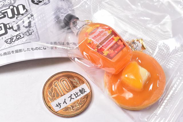 Super real! Maple syrup double charm mascot [1.Golden & pancake ...