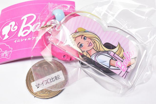 Barbie Initial acrylic key chain [5.E] – toysantajp